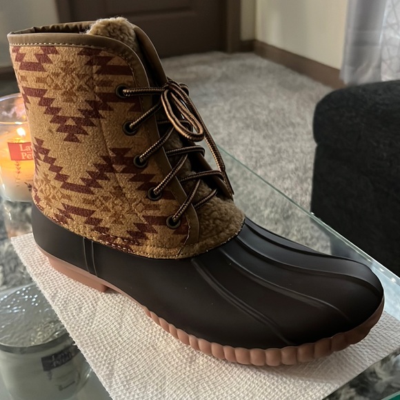 Simply Southern | Shoes | Simply Southern Aztec Print Duck Boots | Poshmark